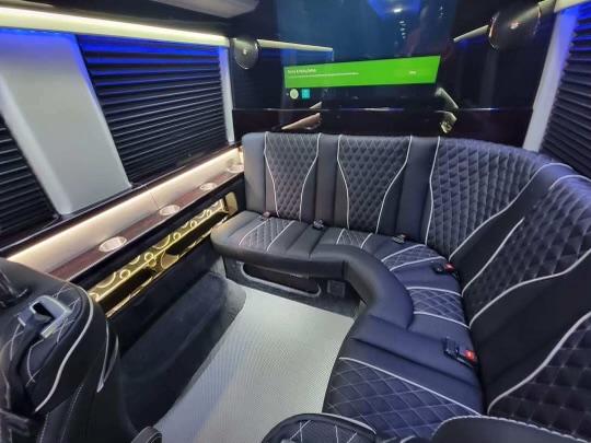 8 Passenger Luxury Sprinter Jet-Van